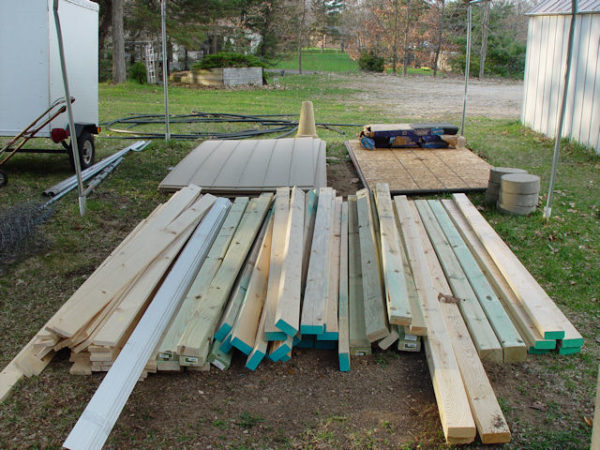 [DIY] How to Build a Chicken Coop - Livestocking